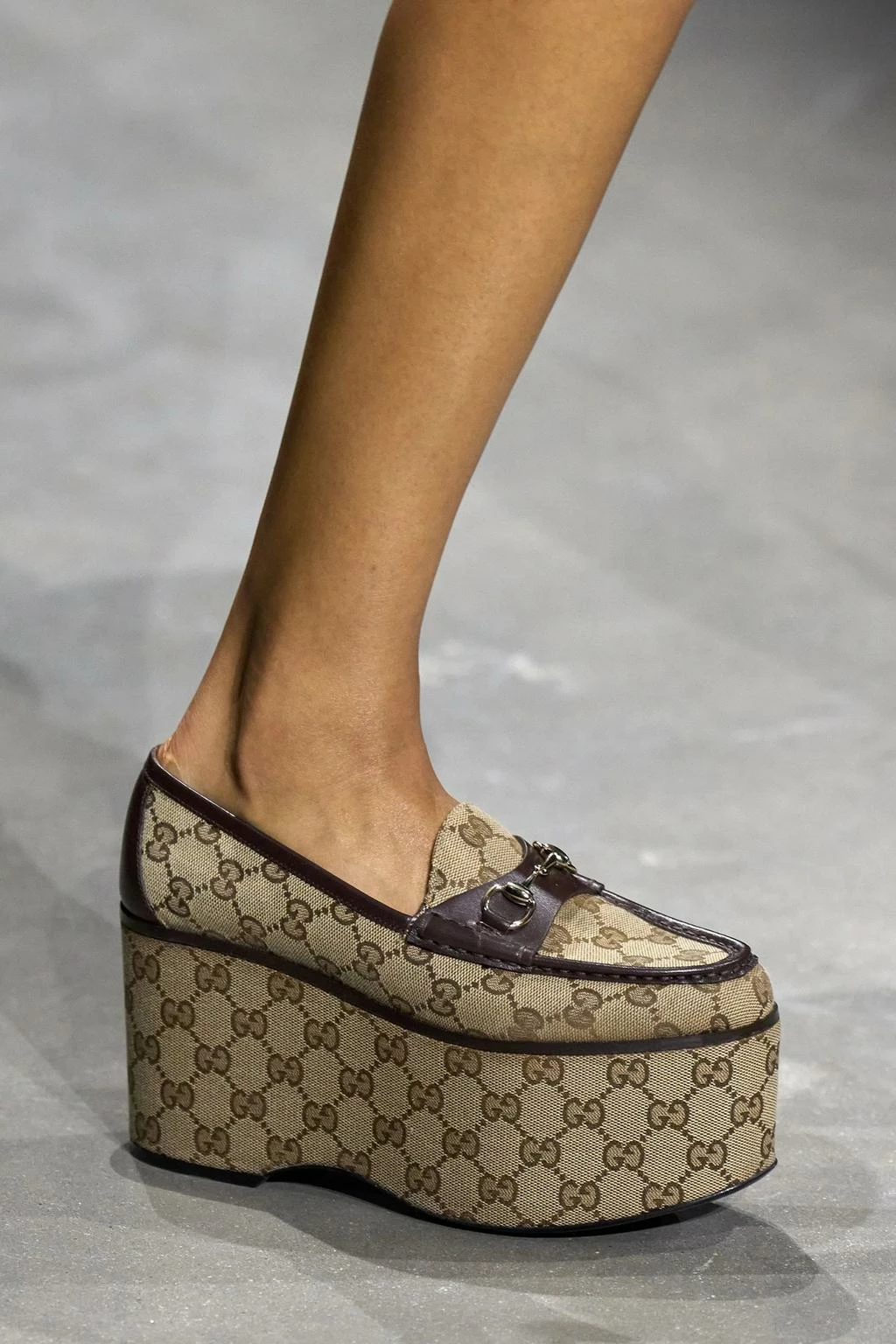 Наймодніше взуття на платформі сезону весна літо 2024 Читайте на Ukr Net